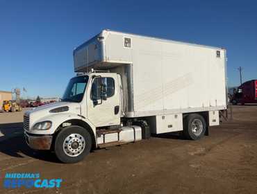 Repocast.com® | 2014 Freightliner 16’ Box Service...
