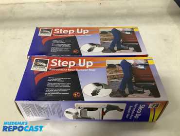 Repocast.com® | (2) step up retractable rear bumper step