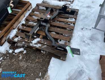 Repocast.com® | LOT OF 2 REECE STYLE HITCHES FOR...