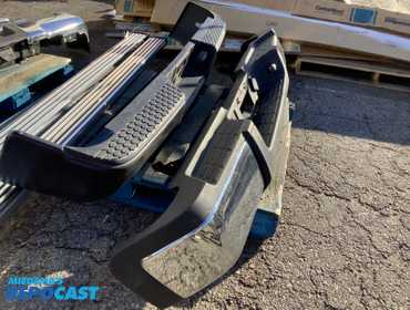 Repocast.com® | Lot of (2) auto back bumpers