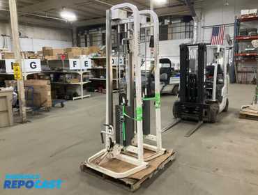 Repocast.com® | (2) Nautilus Workout Machines with...