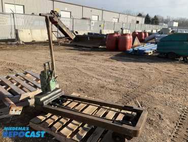 Repocast.com® | Vintage pallet jack lift