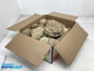 Repocast.com® | 25 pound box of whole geodes