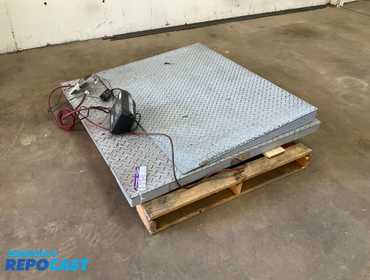 Repocast.com® | Brecknell 5000 lb scale with ramp and...