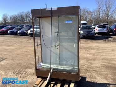 Repocast.com® | Glass display unit. Measures...