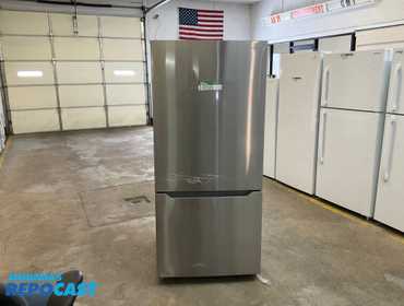 Repocast.com® | Insignia NS-RBM18SS-Refrigerator/Freezer