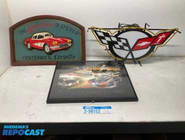 Repocast.com® | Lot of (3) Corvette collectibles...