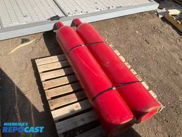 Repocast.com® | Lot of (2) Red Carbon Dioxide Tanks,...