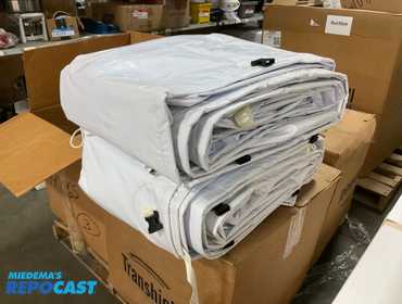 Repocast.com® | Lot of (2) Transhield Bayliner boat...