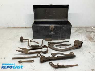 Repocast.com® | Antique tools, with Master Mechanic box.