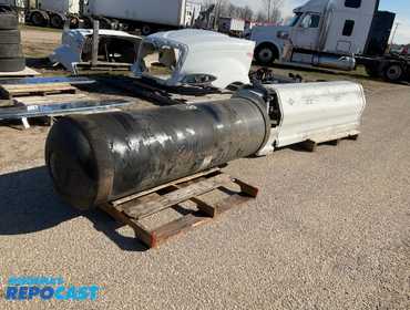 Repocast.com® | Lot of (2) fiberglass compressed...