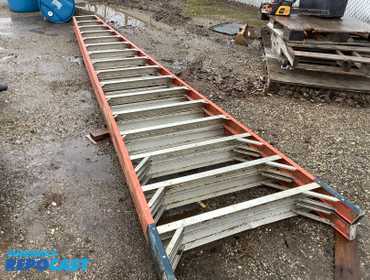 Repocast.com® | 12’ step ladder with 16 steps