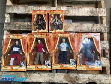 Repocast.com® | Lot of (6) Nsync collectible dolls....