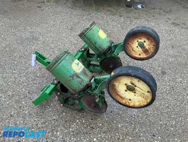 Repocast.com® | 3-Point 2-Row Planter, John Deere...