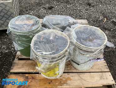 Repocast.com® | 3 Buckets of nuts, bolts etc, 1...