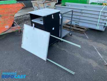 Repocast.com® | Lot of (2) rolling computer carts and...