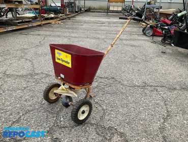 Repocast.com® | Ortho seed/Fertilizer Spreader