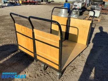 Repocast.com® | Lot of (2) rolling push carts, with...