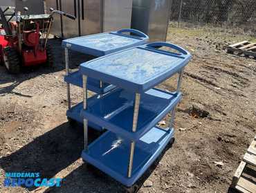 Repocast.com® | Lot of (2) plastic rolling carts, 3...