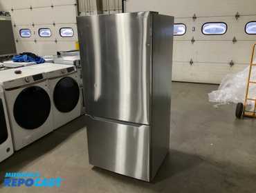 Repocast.com® | Insignia NS-RBM18SS0 18.6 Cu. Ft....