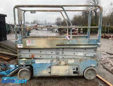 Repocast.com® | Genie GS-3232 Electric Scissor Lift 3’...