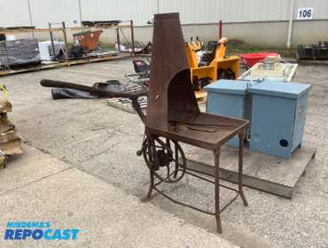 Repocast.com® | Vintage Forge. Brand and model unknown