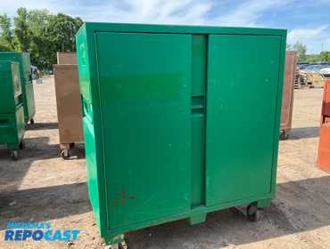 Repocast.com® | Lot of (1) Greenlee 2-door Gang box,...