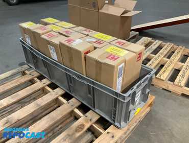 Repocast.com® | (14) Cases of Various Scented Candles