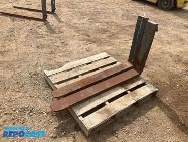 Repocast.com® | Lot of (2) Vetter Class 3 fork lift...