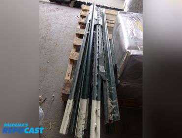 Repocast.com® | Lot of (10) New fence post 1-1/2in dia...