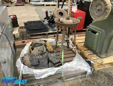 Repocast.com® | Lot of one Champion Bloner and Force...