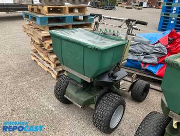 Repocast.com® | Lot of (1) Permagreen Magnum spreader...