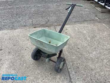 Repocast.com® | EZ Broadcast Fertilizer Spreader