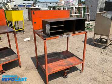 Repocast.com® | Lot of (1) rollable work bench with...