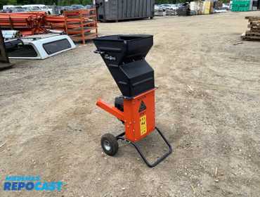 Repocast.com® | Echo bear car wood chipper