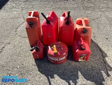 Repocast.com® | Lot of (7) various gas cans, 6 are...