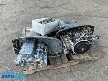 Repocast.com® | Lot of (2) Yamaha 85HP disassembled...