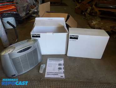 Repocast.com® | Lot of (2) Dayton portable air cleaner...
