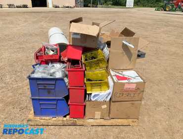 Repocast.com® | Lot of flip-split placard frames, roll...