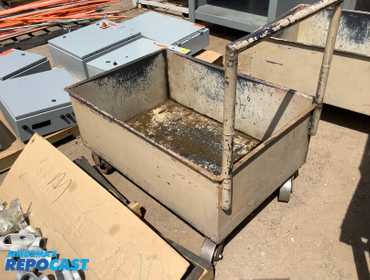 Repocast.com® | Lot of (1) metal cart