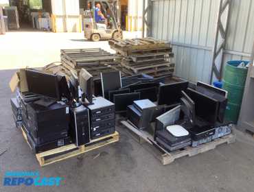Repocast.com® | Skid Lot of Various Computer Monitors,...