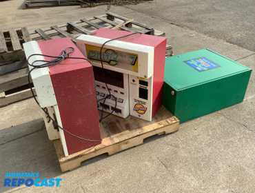 Repocast.com® | Lot of (2) non working pull tab...