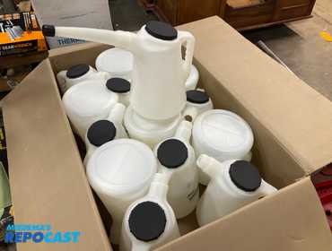 Repocast.com® | Lot of (15) 5 liter oil tubs with...