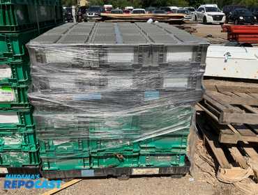 Repocast.com® | 2 Skids containing 15 Plastic Storage...