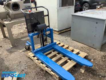 Repocast.com® | Lot of (1)Lift Products Maxx-mini-lift