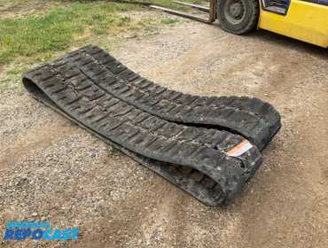 Repocast.com® | Pair of used Takeuchi rubber tracks,...
