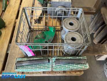 Repocast.com® | Lot of (2) Greenlee #15671 Cast...