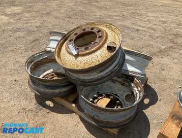 Repocast.com® | Lot of (5) steel 24.5 semi wheels, used