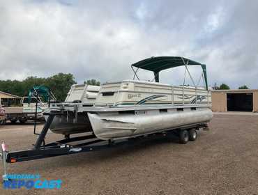 Repocast.com® | 2002 Crest Classic III Pontoon