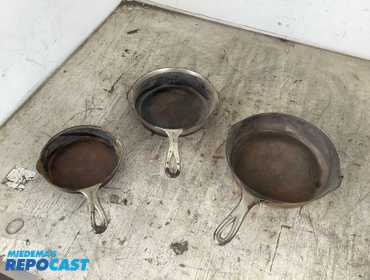 Repocast.com® | Lot of (3)Wagner Ware Sidney O Pans...